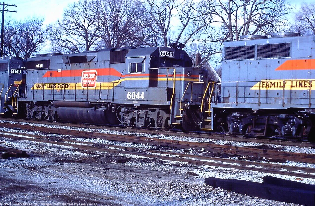SBD 6044 GP38-2